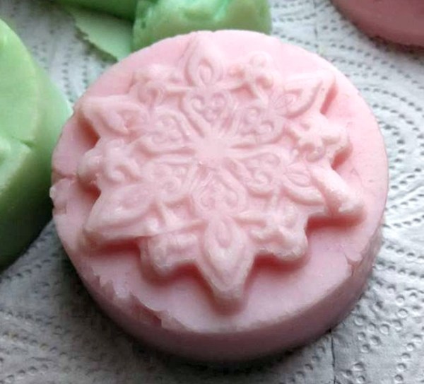 How to Formulate a Solid Shampoo – It's all in my hands