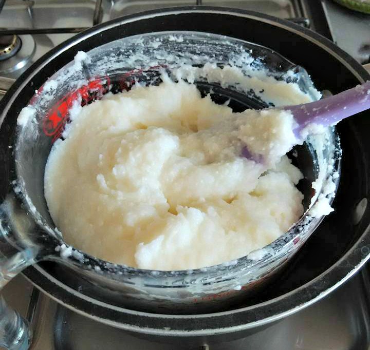 How to Formulate a Solid Shampoo – It's all in my hands